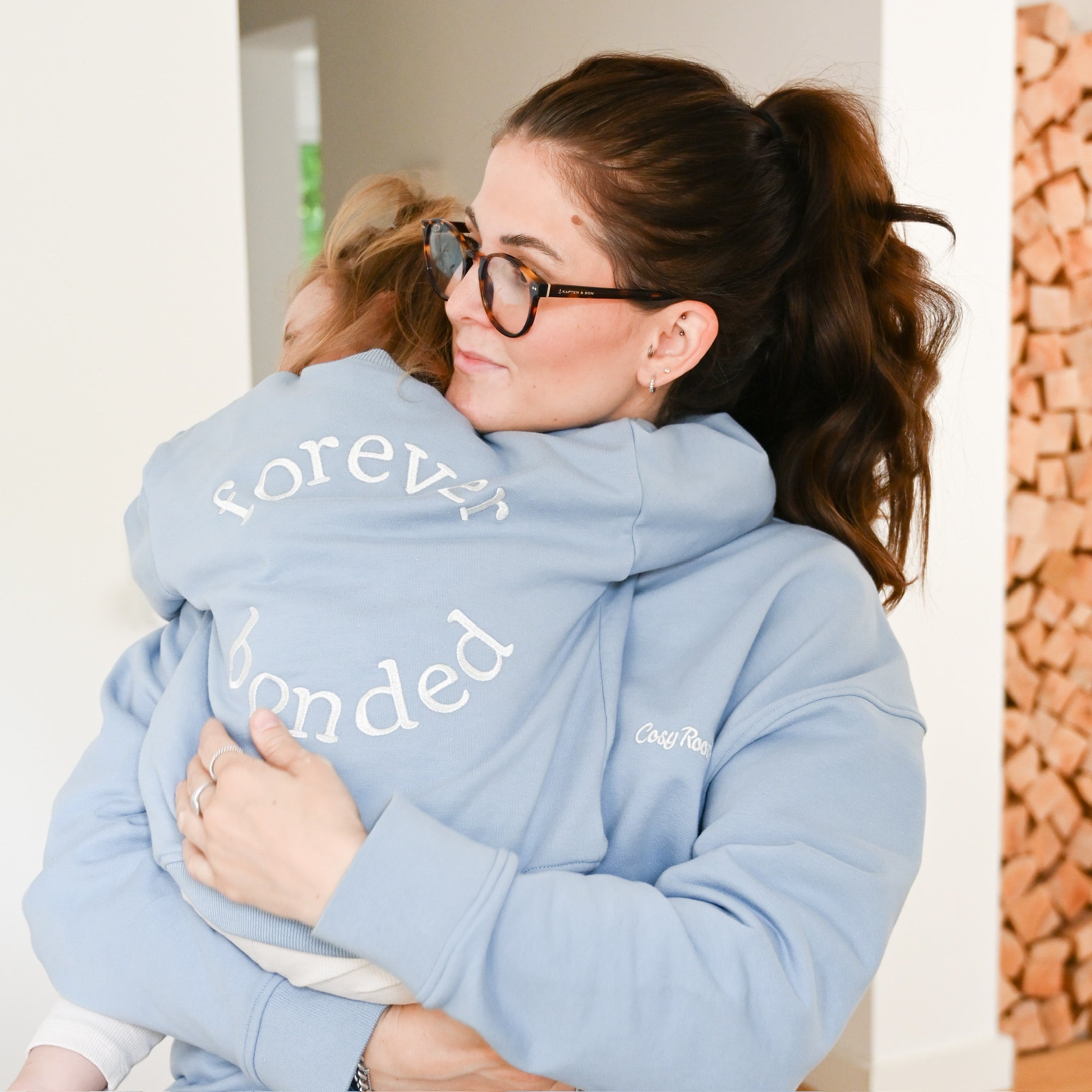 Family Sweatshirt - MUM - Dusty Blue - Forever Bonded – Cosy Roots GmbH